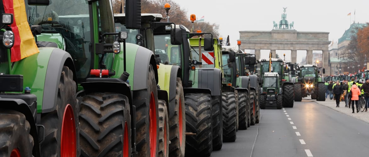 Globaler Landraub und deutsche Bauernproteste | Von Hermann Ploppa
