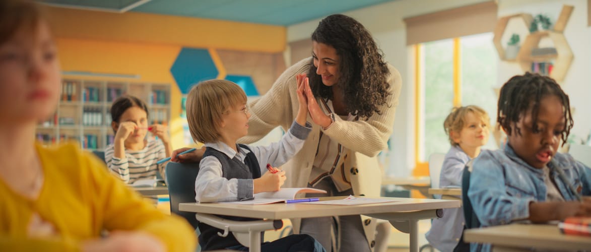 Eine freundschaftliche Lehrer-Schüler-Beziehung kann zum friedlichen ...